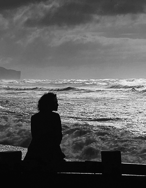 Woman and the sea (GIF) | MATTHEW'S ISLAND