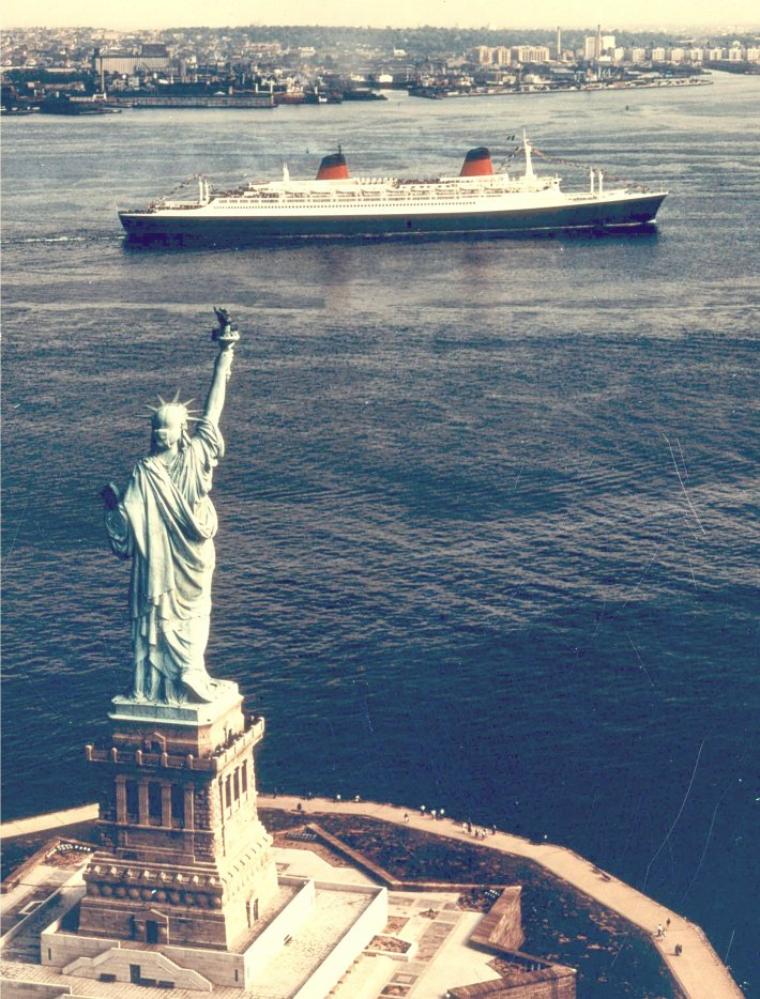 The SS France in NYC, 1971 | MATTHEW'S ISLAND