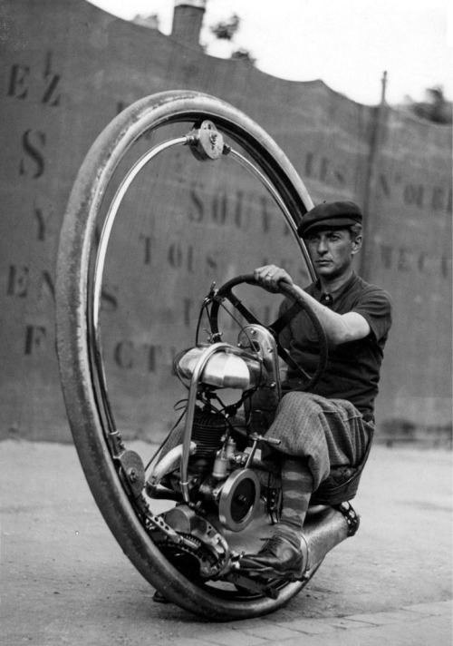 1920’s Motoruota One Wheel Motorcycle | MATTHEW'S ISLAND