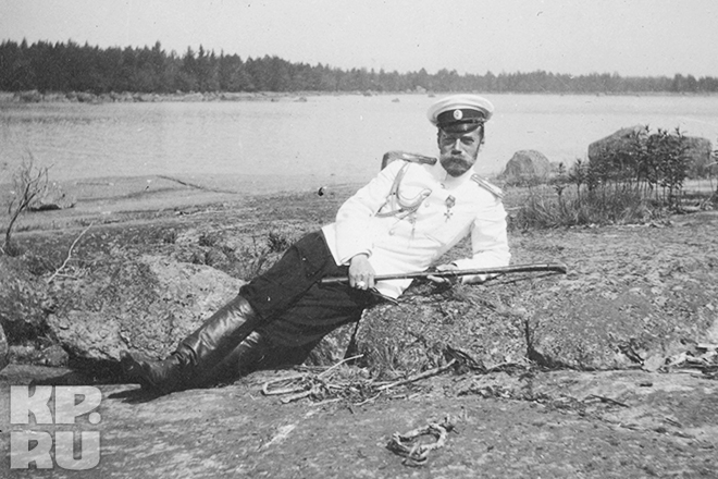 Nicholas II (and family) in Ekaterinburg shortly before being murdered ...