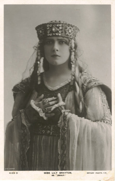 Miss Lily Brayton | MATTHEW'S ISLAND