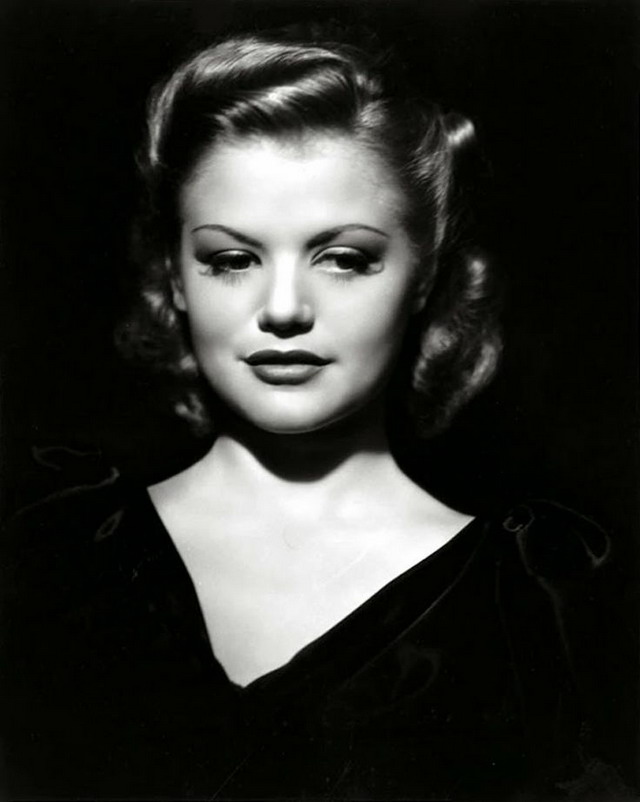 Simone Simon, circa 1940 | MATTHEW'S ISLAND