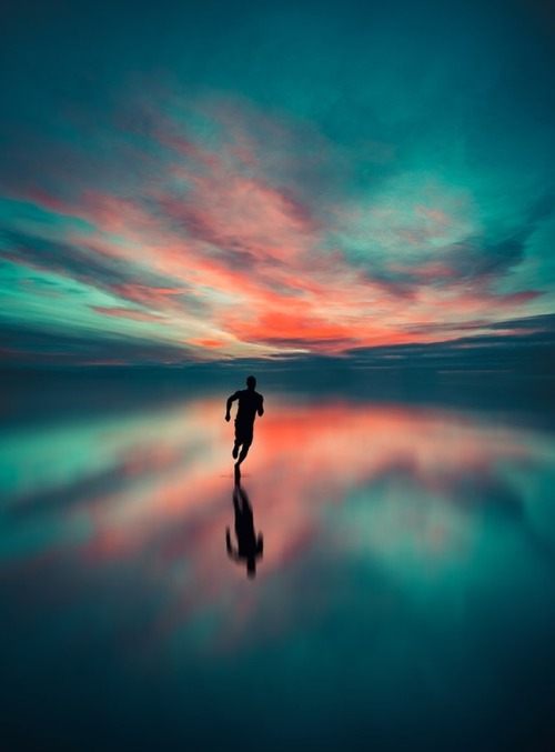 Running across the mirror-like Uyuni Salt Flats in Bolivia | MATTHEW'S ...