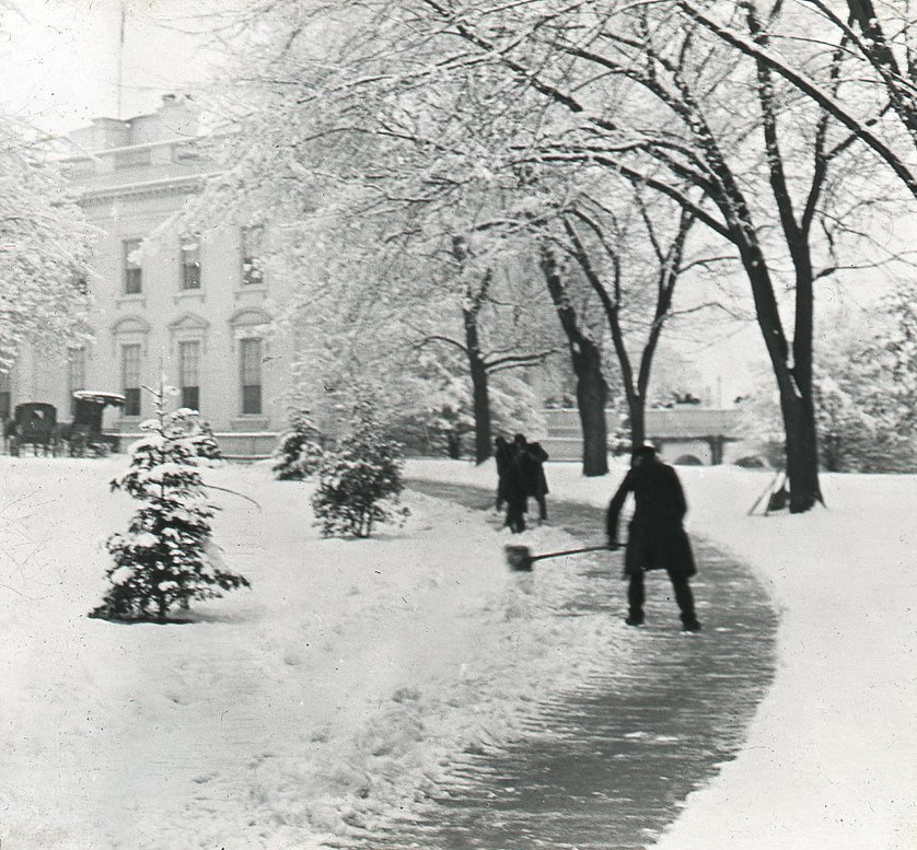 The White House after a snowstorm, late 1800s | MATTHEW'S ISLAND