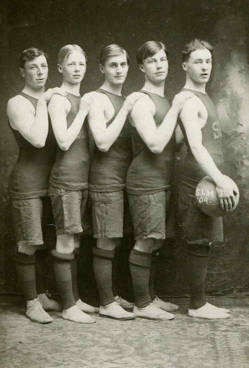 Vintage basketball team photo | MATTHEW'S ISLAND