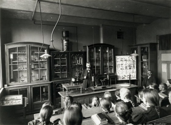 Science class, Norway, circa 1900 | MATTHEW'S ISLAND