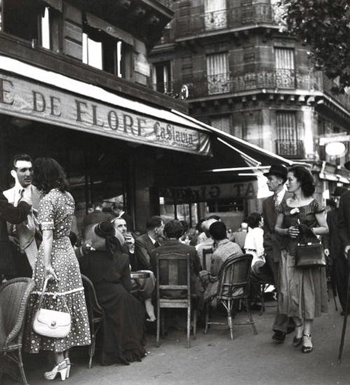 Café de Flore, Paris, coming alive again after the end of WWII, 1945 or ...