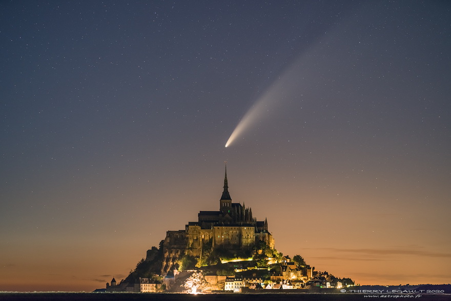 Comet Neowie over Mont St. Michel, France, July 2020 | MATTHEW'S ISLAND