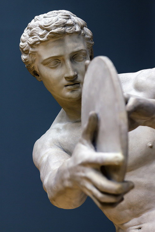 Statue of a discus athlete | MATTHEW'S ISLAND