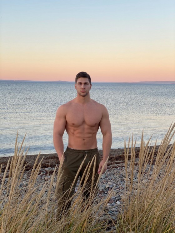 CANADIAN MODEL KYLE HYNICK PHOTOGRAPHED IN NOVA SCOTIA | MATTHEW'S ISLAND