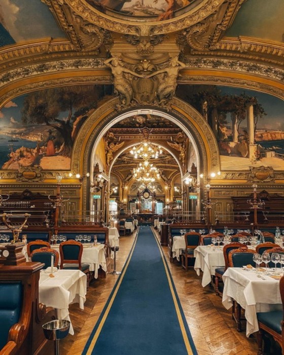 Ornate dining room | MATTHEW'S ISLAND