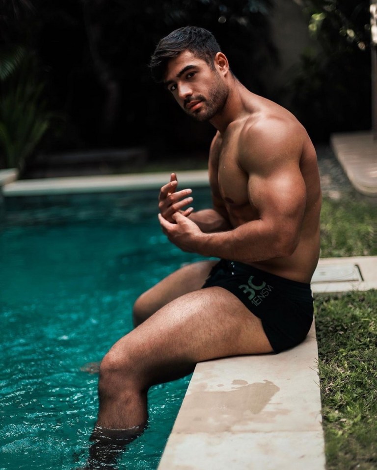 BRITISH MODEL DAN TAI | MATTHEW'S ISLAND