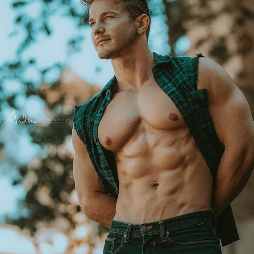 HUNGARIAN MODEL DARIUS FERDYNAND | MATTHEW'S ISLAND