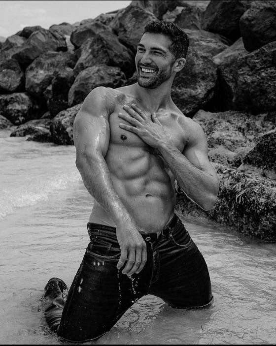 MODEL DOMINIC CALVANI | MATTHEW'S ISLAND